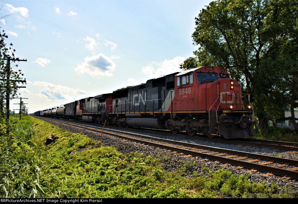CN 5646 EB CN Kingston Sub
